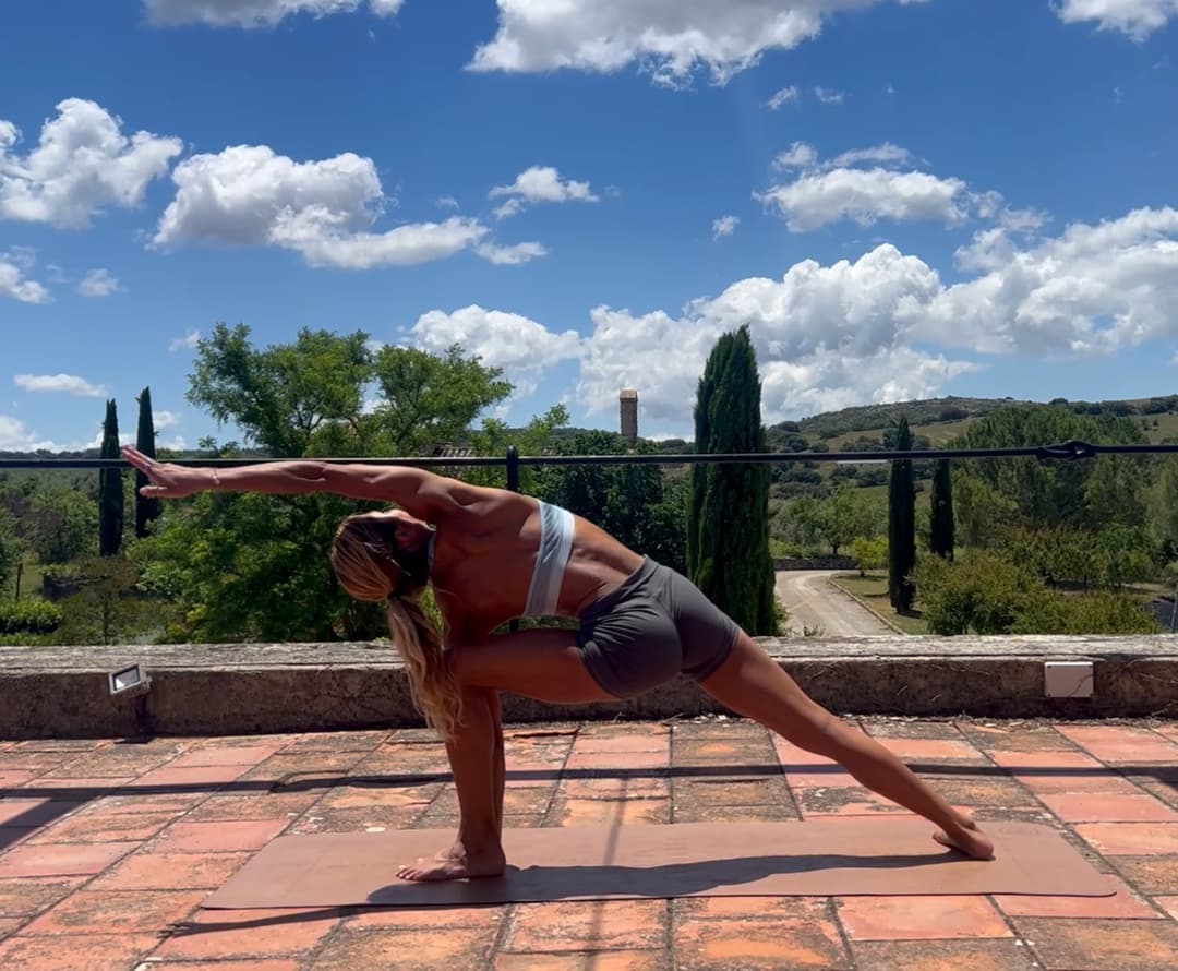 Energizing Constant Movement Flow (Open Level/Intermediate)